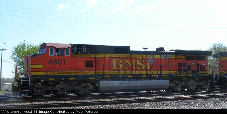 BNSF 4681